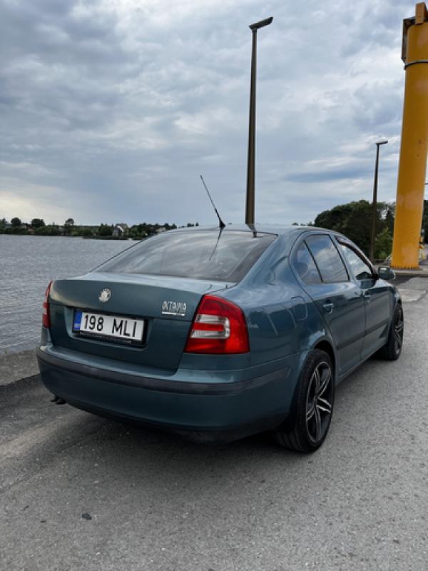 Green Skoda Octavia 2008 in Narva, with an engine capacity of 1.90 L and mileage of 440 thousand km for 2500 €, photo 4 on AUTOMOTO.COM.LV