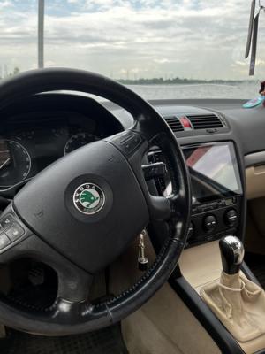 Green Skoda Octavia 2008 in Narva, with an engine capacity of 1.90 L and mileage of 440 thousand km for 2500 €, photo 6 on AUTOMOTO.COM.LV