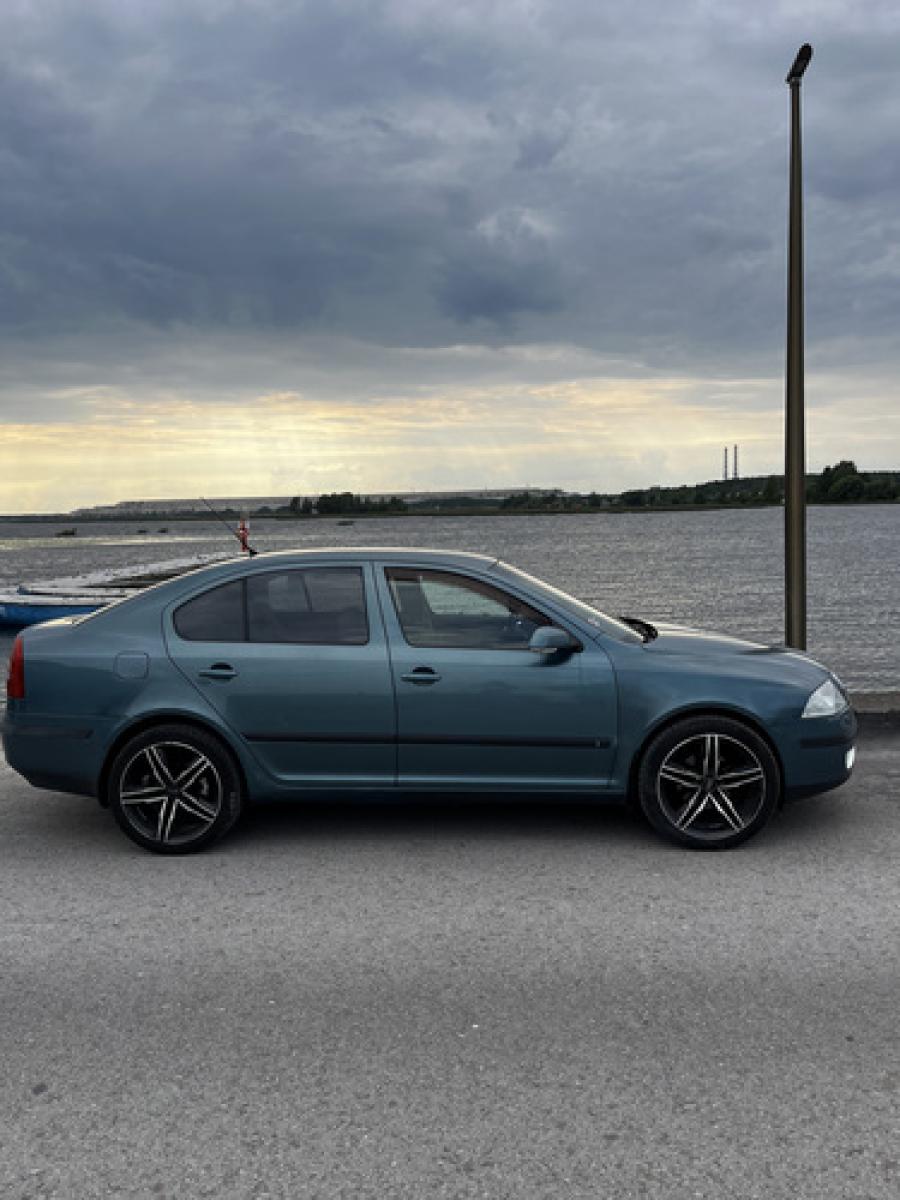 Green Skoda Octavia 2008 in Narva, with an engine capacity of 1.90 L and mileage of 440 thousand km for 2500 €, photo 7 on AUTOMOTO.COM.LV