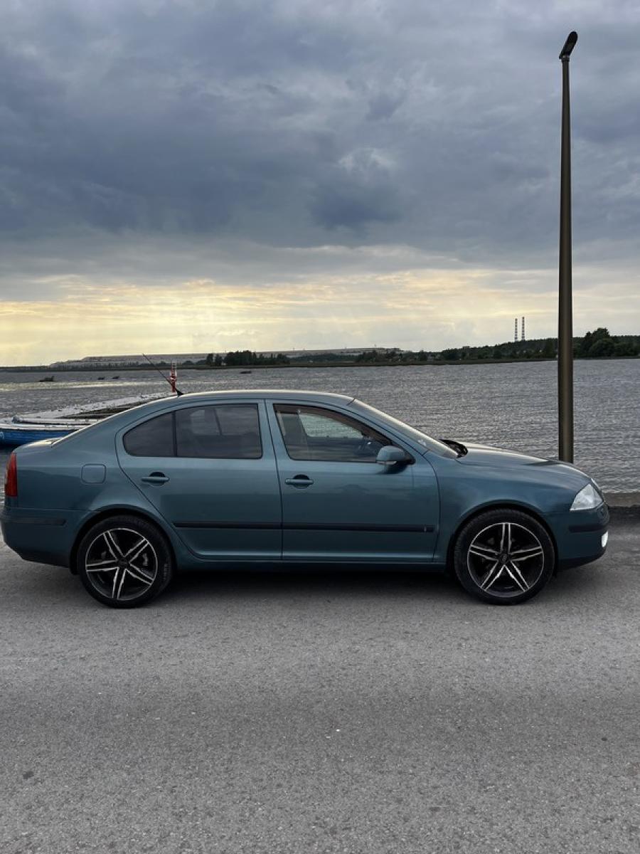 Green Skoda Octavia 2008 in Narva, with an engine capacity of 1.90 L and mileage of 440 thousand km for 2500 €, photo 15 on AUTOMOTO.COM.LV