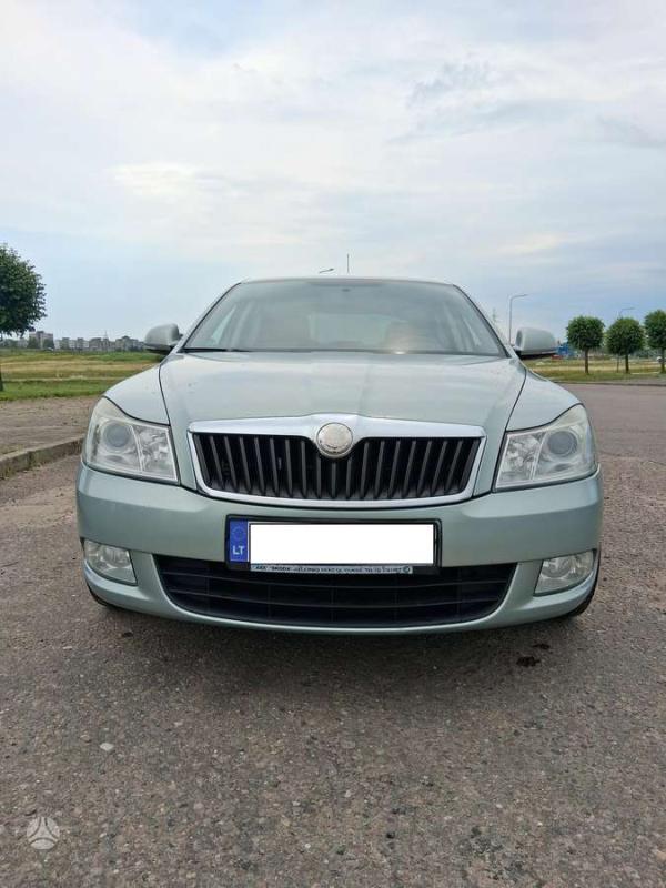 Green Skoda Octavia 2008 in Kaunas, with an engine capacity of 1.90 L and mileage of 211 thousand km for 3850 €, photo 3 on AUTOMOTO.COM.LV