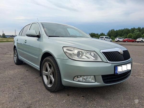 Green Skoda Octavia 2008 in Kaunas, with an engine capacity of 1.90 L and mileage of 211 thousand km for 3850 €, photo 4 on AUTOMOTO.COM.LV