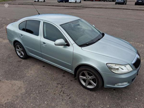 Green Skoda Octavia 2008 in Kaunas, with an engine capacity of 1.90 L and mileage of 211 thousand km for 3850 €, photo 8 on AUTOMOTO.COM.LV