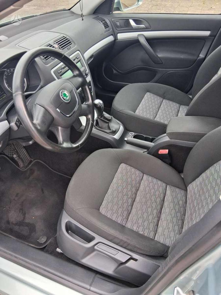 Zaļš Skoda Octavia 2008 Kauņa, ar dzinēja tilpumu 1.90 L un nobraukumu 211 tūkst. km par 3850 €, foto 12 vietnē AUTOMOTO.COM.LV