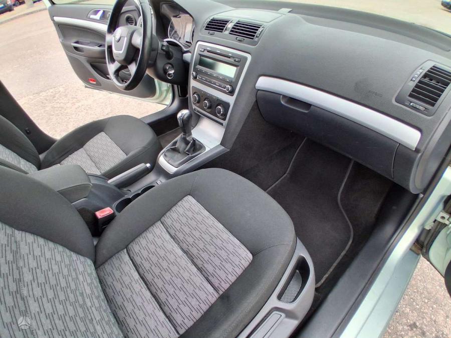 Zaļš Skoda Octavia 2008 Kauņa, ar dzinēja tilpumu 1.90 L un nobraukumu 211 tūkst. km par 3850 €, foto 16 vietnē AUTOMOTO.COM.LV