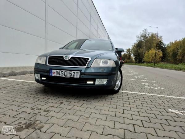 Skoda Octavia 2008 in Kaunas on AUTOMOTO.COM.LV Green Skoda Octavia 2008 in Kaunas, with an engine capacity of 1.90 L and mileage of 363 thousand km for 1600 €, photo 1 on AUTOMOTO.COM.LV