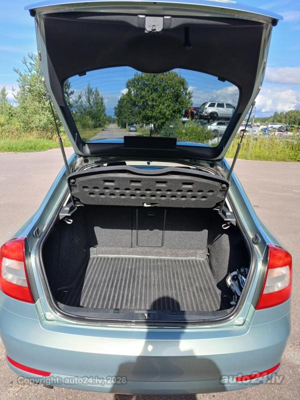 Green Skoda Octavia 2009 in Tallinn, with an engine capacity of 1.80 L and mileage of 166 thousand km for 3900 €, photo 5 on AUTOMOTO.COM.LV