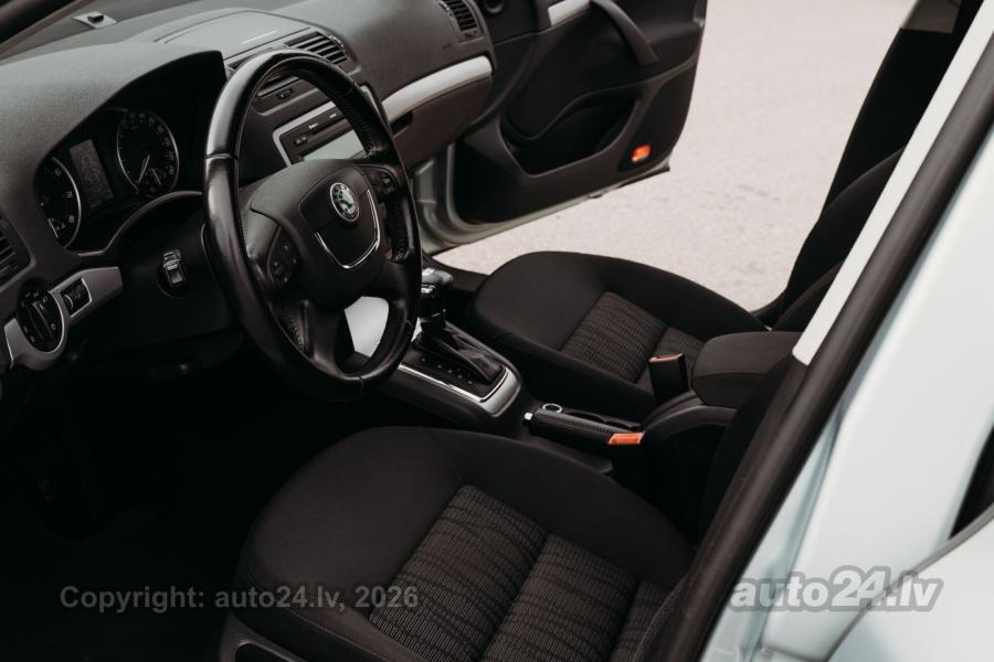 Green Skoda Octavia 2009 in Tallinn, with an engine capacity of 1.80 L and mileage of 166 thousand km for 4990 €, photo 9 on AUTOMOTO.COM.LV