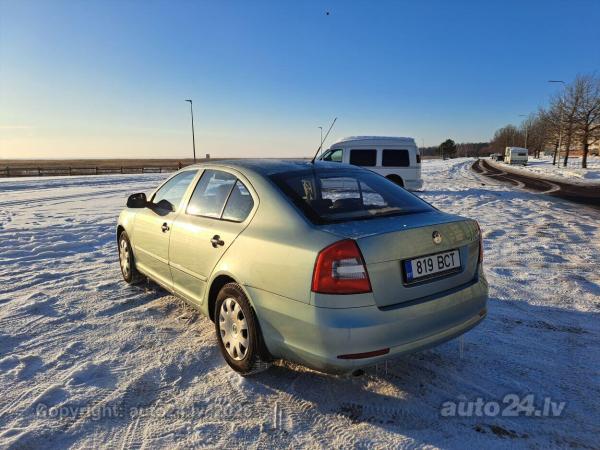 Zaļš Skoda Octavia 2010 Pērnava, ar dzinēja tilpumu 1.20 L un nobraukumu 184 tūkst. km par 1100 €, foto 3 vietnē AUTOMOTO.COM.LV