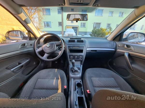 Zaļš Skoda Octavia 2010 Pērnava, ar dzinēja tilpumu 1.20 L un nobraukumu 184 tūkst. km par 1100 €, foto 6 vietnē AUTOMOTO.COM.LV
