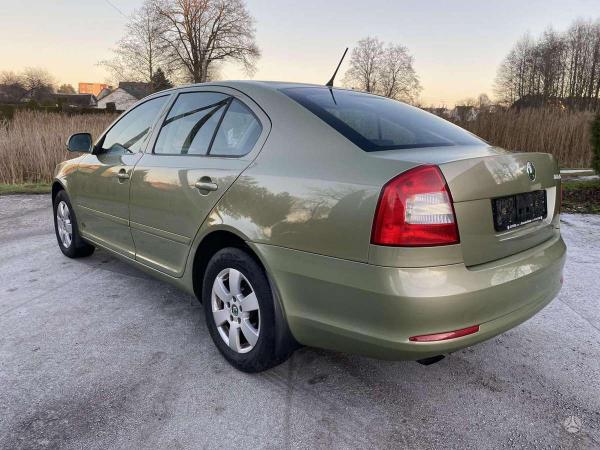 Zaļš Skoda Octavia 2011 Biržai, ar dzinēja tilpumu 1.60 L un nobraukumu 266 tūkst. km par 3250 €, foto 3 vietnē AUTOMOTO.COM.LV