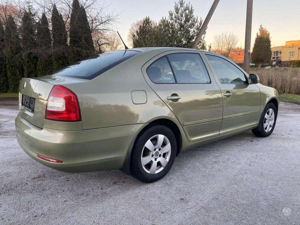 Zaļš Skoda Octavia 2011 Biržai, ar dzinēja tilpumu 1.60 L un nobraukumu 266 tūkst. km par 3250 €, foto 5 vietnē AUTOMOTO.COM.LV