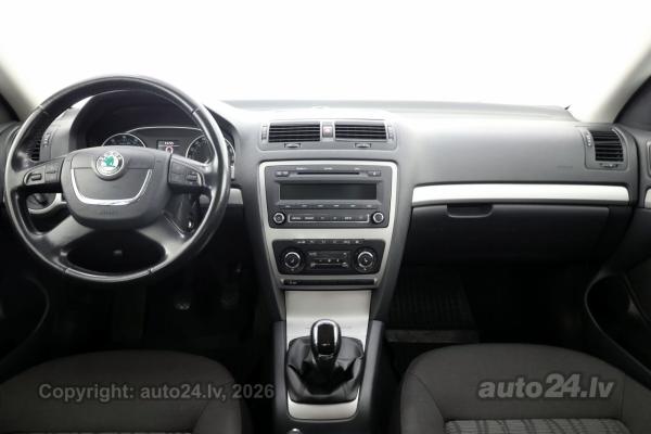 Green Skoda Octavia 2011 in Tallinn, with an engine capacity of 1.20 L and mileage of 134 thousand km for 2799 €, photo 5 on AUTOMOTO.COM.LV