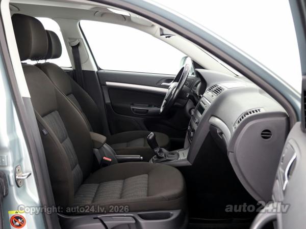 Green Skoda Octavia 2011 in Tallinn, with an engine capacity of 1.20 L and mileage of 134 thousand km for 2799 €, photo 6 on AUTOMOTO.COM.LV