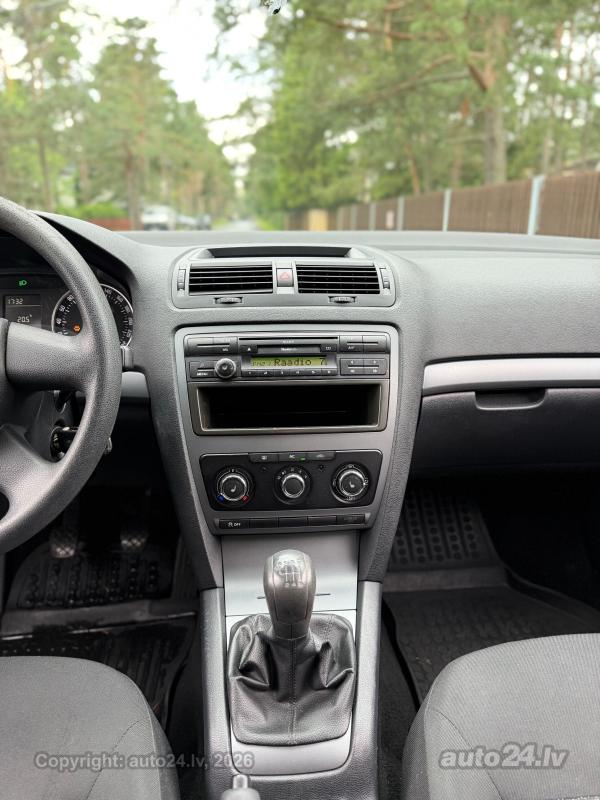 Green Skoda Octavia 2011 in Tallinn, with an engine capacity of 1.20 L and mileage of 146 thousand km for 3490 €, photo 8 on AUTOMOTO.COM.LV