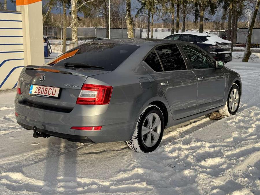 Green Skoda Octavia 2014 in Vilnius, with an engine capacity of 1.60 L and mileage of 255 thousand km for 5650 €, photo 5 on AUTOMOTO.COM.LV