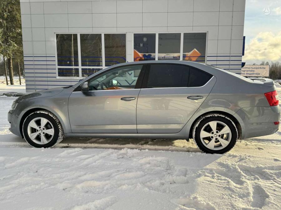 Green Skoda Octavia 2014 in Vilnius, with an engine capacity of 1.60 L and mileage of 255 thousand km for 5650 €, photo 6 on AUTOMOTO.COM.LV