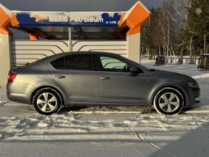 Green Skoda Octavia 2014 in Vilnius, with an engine capacity of 1.60 L and mileage of 255 thousand km for 5650 €, photo 7 on AUTOMOTO.COM.LV