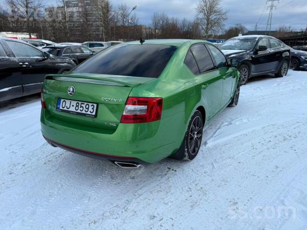 Green Skoda Octavia 2015 in Riga, with an engine capacity of 2.00 L and mileage of 220 thousand km for 11190 €, photo 5 on AUTOMOTO.COM.LV