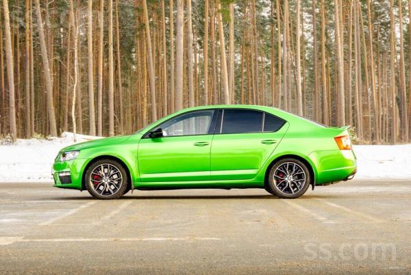 Green Skoda Octavia 2015 in Riga, with an engine capacity of 2.00 L and mileage of 220 thousand km for 8990 €, photo 4 on AUTOMOTO.COM.LV