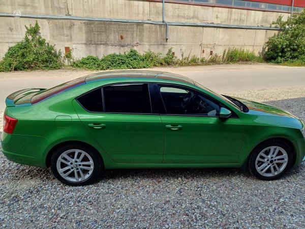 Zaļš Skoda Octavia 2015 Kauņa, ar dzinēja tilpumu 1.97 L un nobraukumu 312 tūkst. km par 7900 €, foto 8 vietnē AUTOMOTO.COM.LV