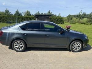 Green Skoda Octavia 2020 in Klaipeda, with an engine capacity of 1.50 L and mileage of 132 thousand km for 12399 €, photo 3 on AUTOMOTO.COM.LV
