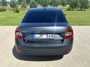 Green Skoda Octavia 2020 in Klaipeda, with an engine capacity of 1.50 L and mileage of 132 thousand km for 12399 €, photo 5 on AUTOMOTO.COM.LV