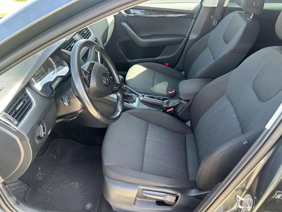Green Skoda Octavia 2020 in Klaipeda, with an engine capacity of 1.50 L and mileage of 132 thousand km for 12399 €, photo 9 on AUTOMOTO.COM.LV