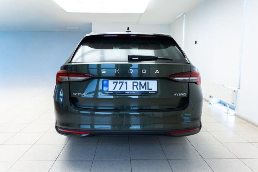 Zaļš Skoda Octavia 2026 Jehvi, ar dzinēja tilpumu 1.50 L un nobraukumu 8 tūkst. km par 34650 €, foto 10 vietnē AUTOMOTO.COM.LV