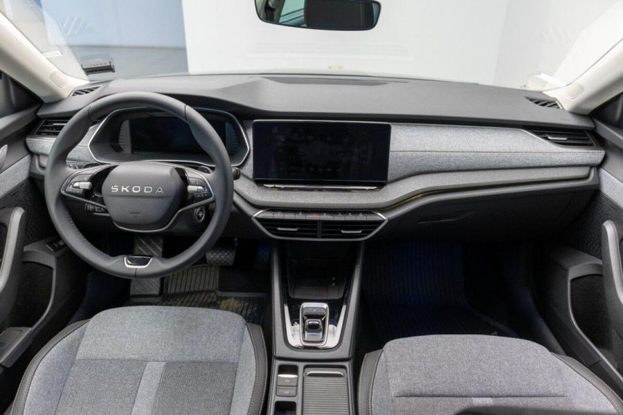 Zaļš Skoda Octavia 2026 Jehvi, ar dzinēja tilpumu 1.50 L un nobraukumu 8 tūkst. km par 34650 €, foto 15 vietnē AUTOMOTO.COM.LV