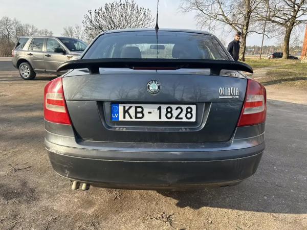 Green Skoda Octavia 2007 in Grobiņa, with an engine capacity of 1.90 L and mileage of 365 thousand km for 1200 €, photo 9 on AUTOMOTO.COM.LV