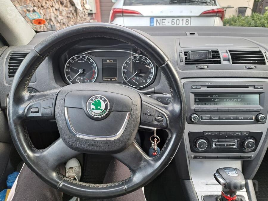 Zaļš Skoda Octavia 2011 Rīga, ar dzinēja tilpumu 1.60 L un nobraukumu 205 tūkst. km par 2900 €, foto 4 vietnē AUTOMOTO.COM.LV