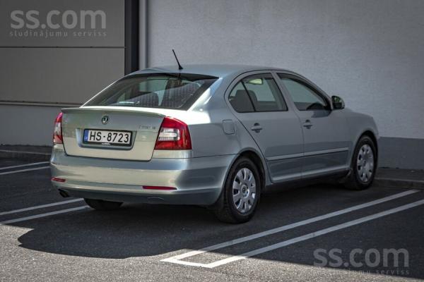 Green Skoda Octavia 2011 in Riga, with an engine capacity of 1.60 L and mileage of 206 thousand km for 3650 €, photo 4 on AUTOMOTO.COM.LV