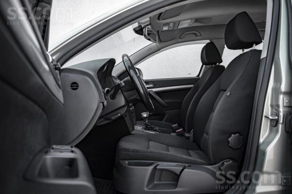 Green Skoda Octavia 2011 in Riga, with an engine capacity of 1.60 L and mileage of 206 thousand km for 3650 €, photo 7 on AUTOMOTO.COM.LV