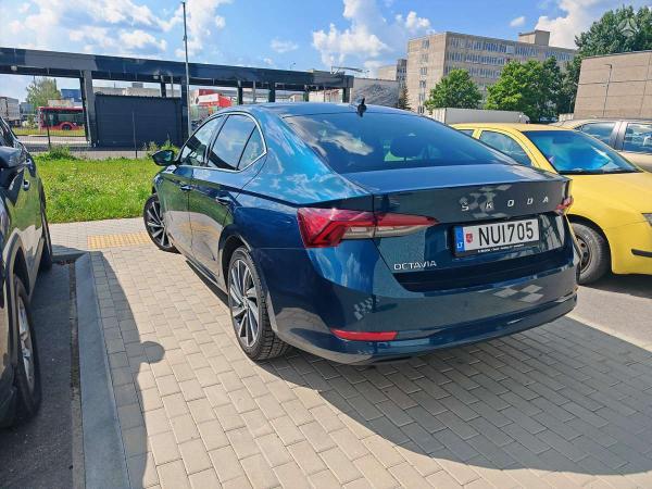 Green Skoda Octavia 2021 in Kaunas, with an engine capacity of 1.97 L and mileage of 163 thousand km for 17000 €, photo 6 on AUTOMOTO.COM.LV