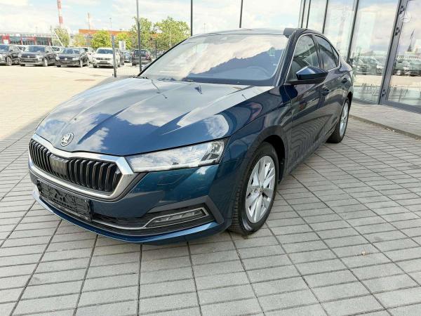 Green Skoda Octavia 2021 in Kaunas, with an engine capacity of 1.00 L and mileage of 155 thousand km for 13500 €, photo 1 on AUTOMOTO.COM.LV