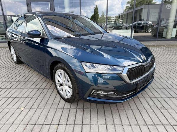 Green Skoda Octavia 2021 in Kaunas, with an engine capacity of 1.00 L and mileage of 155 thousand km for 13500 €, photo 2 on AUTOMOTO.COM.LV