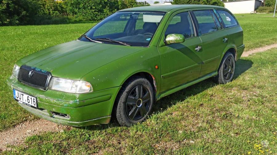 Green Skoda Octavia 1999 in Pakruojis, with an engine capacity of 1.90 L and mileage of 385 thousand km for 320 €, photo 1 on AUTOMOTO.COM.LV