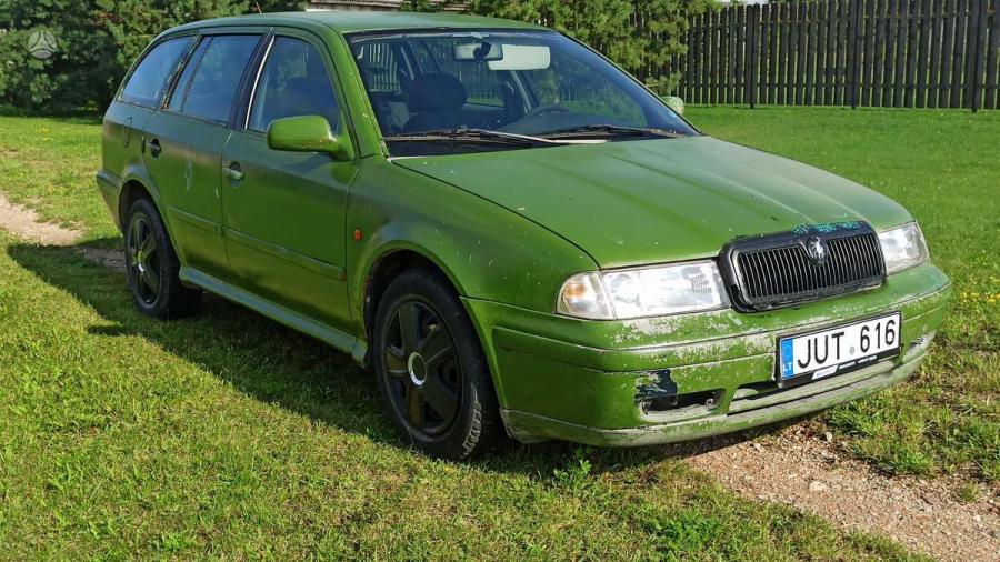 Green Skoda Octavia 1999 in Pakruojis, with an engine capacity of 1.90 L and mileage of 385 thousand km for 320 €, photo 3 on AUTOMOTO.COM.LV