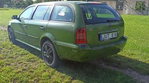Green Skoda Octavia 1999 in Pakruojis, with an engine capacity of 1.90 L and mileage of 385 thousand km for 320 €, photo 6 on AUTOMOTO.COM.LV