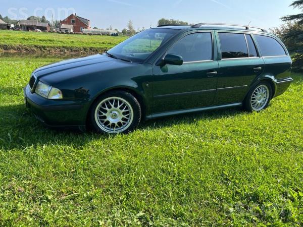 Green Skoda Octavia 2000 in Riga, with an engine capacity of 2.00 L and mileage of 228 thousand km for 2600 €, photo 1 on AUTOMOTO.COM.LV