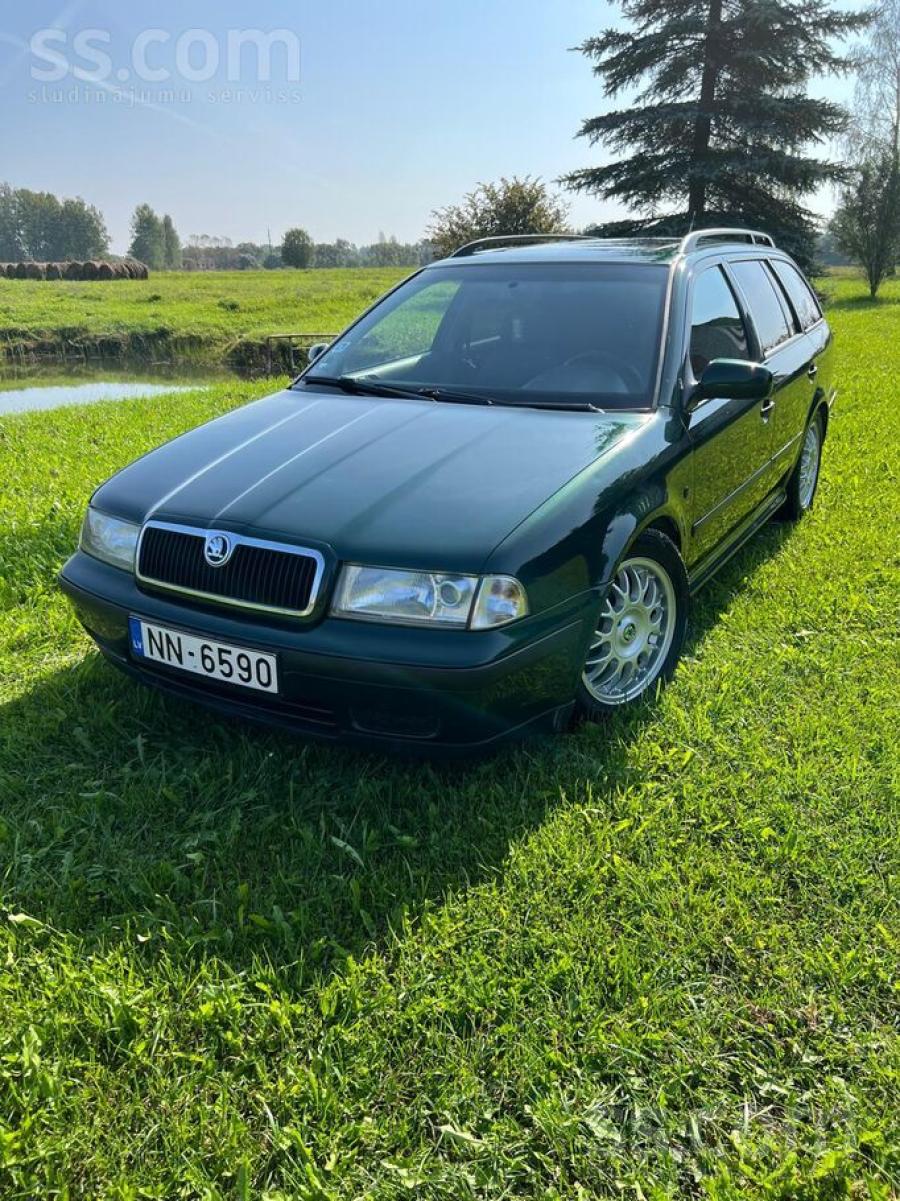 Green Skoda Octavia 2000 in Riga, with an engine capacity of 2.00 L and mileage of 228 thousand km for 2600 €, photo 3 on AUTOMOTO.COM.LV