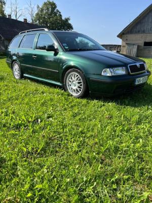 Green Skoda Octavia 2000 in Riga, with an engine capacity of 2.00 L and mileage of 228 thousand km for 2600 €, photo 5 on AUTOMOTO.COM.LV