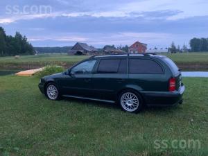 Green Skoda Octavia 2000 in Riga, with an engine capacity of 2.00 L and mileage of 228 thousand km for 2600 €, photo 6 on AUTOMOTO.COM.LV
