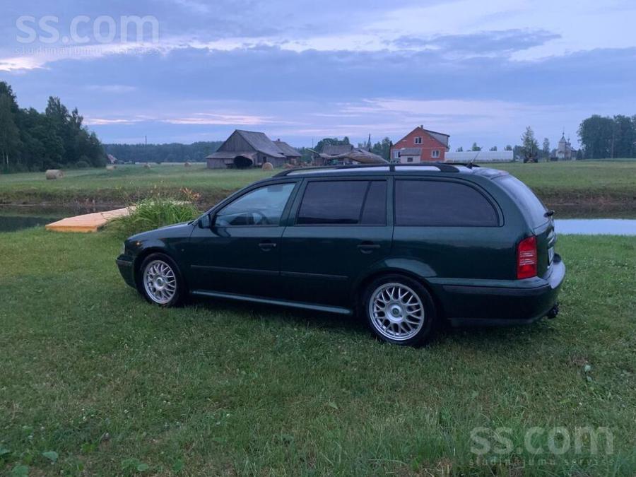 Green Skoda Octavia 2000 in Riga, with an engine capacity of 2.00 L and mileage of 228 thousand km for 2600 €, photo 6 on AUTOMOTO.COM.LV