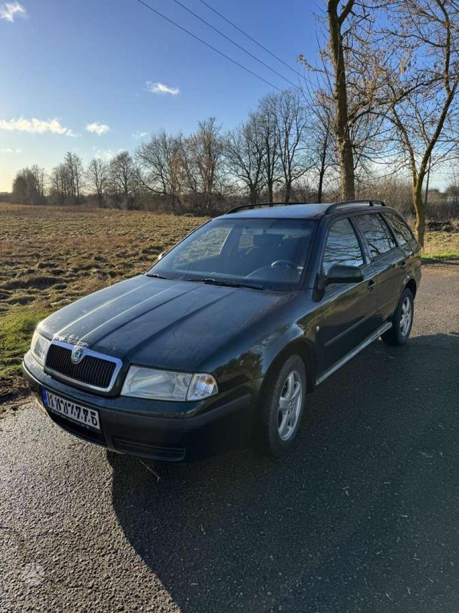 Zaļš Skoda Octavia 2002 Panevēža, ar dzinēja tilpumu 1.90 L un nobraukumu 342 tūkst. km par 950 €, foto 3 vietnē AUTOMOTO.COM.LV