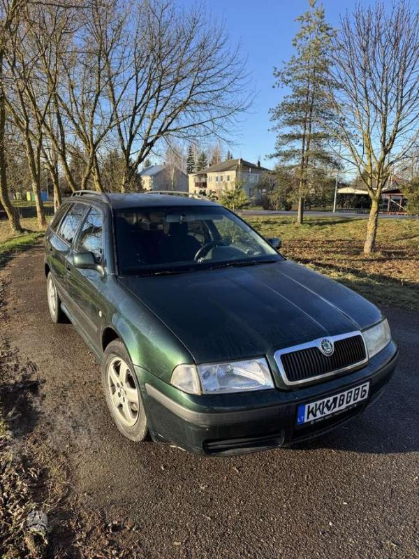 Zaļš Skoda Octavia 2002 Panevēža, ar dzinēja tilpumu 1.90 L un nobraukumu 342 tūkst. km par 950 €, foto 5 vietnē AUTOMOTO.COM.LV
