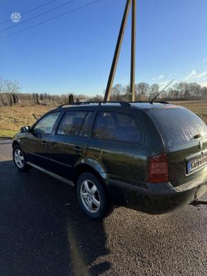 Zaļš Skoda Octavia 2002 Panevēža, ar dzinēja tilpumu 1.90 L un nobraukumu 342 tūkst. km par 950 €, foto 8 vietnē AUTOMOTO.COM.LV