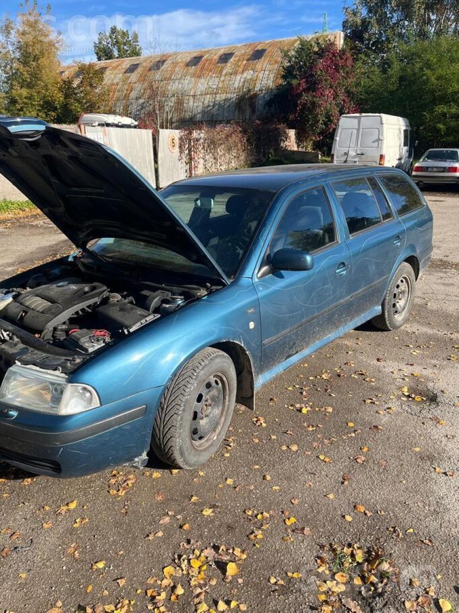 Green Skoda Octavia 2003 in Riga, with an engine capacity of 2.00 L and mileage of 267 thousand km for 850 €, photo 6 on AUTOMOTO.COM.LV