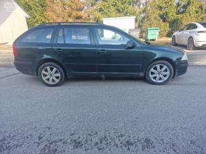 Zaļš Skoda Octavia 2005 Anykščiai, ar dzinēja tilpumu 2.00 L un nobraukumu 379 tūkst. km par 1200 €, foto 3 vietnē AUTOMOTO.COM.LV